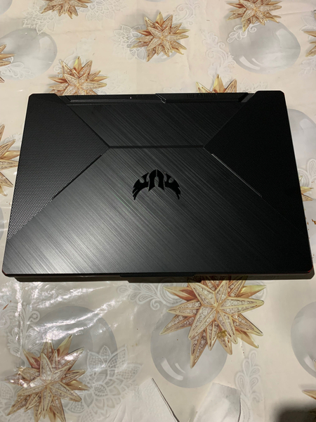 Asus TUF F15. 550$ kelishamiz
