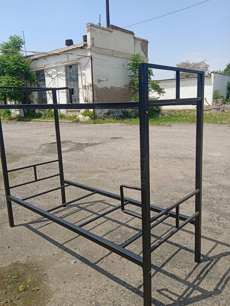 Двух ярусные кровати, решётки,двери,перила ,изделия из металла
