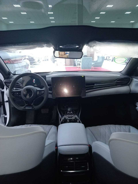 TESLA ni  RAQOBATCHISI  BYD Seal  700 /km  Polniy zaryadda