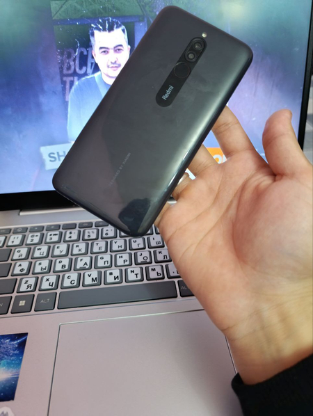 Телефон Redmi 8 4/64GB