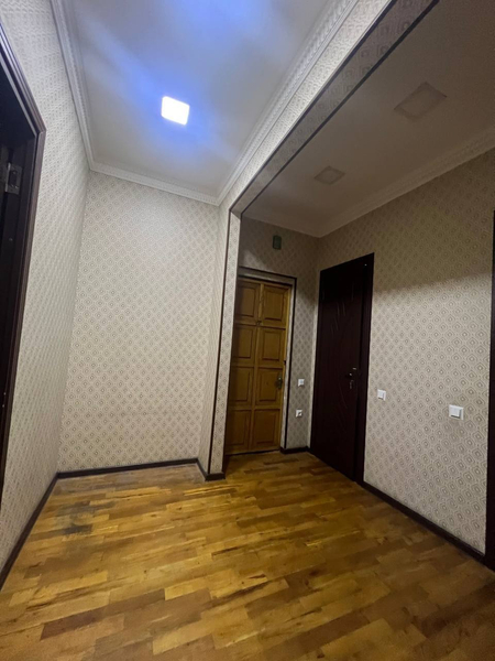 Чиланзар 10 срочно продаётся квартира 3/3/4