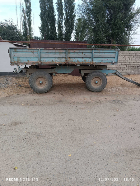 Traktor T28 sotiladi pritsep va chizili bilan
