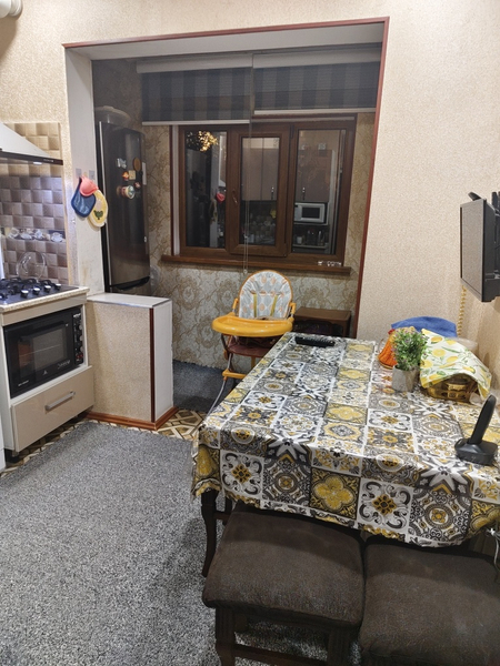 4 комн своя 90м.кв, 2 этаж франц.планировка , ориентир Хузур гостиница