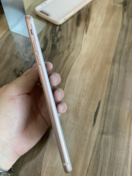 Продается iPhone 8 plus