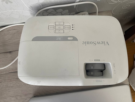 Проектор ViewSonic PA502XP пользовались несколько раз.