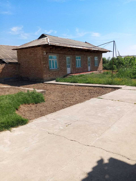 uy sotiladi, 320 квм. Участок 2760 квм, (28 соток), Ахунбабаев