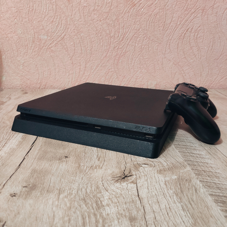 PlayStation 4 1TB 10игр