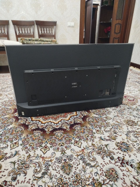 Televizor Rosso 54 Smart TV 4K
