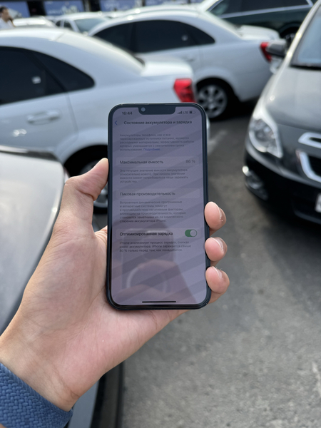 Iphone 13 128gb tyomniy siniy rangi LL/A 86% kor dok bor srocno sotlad