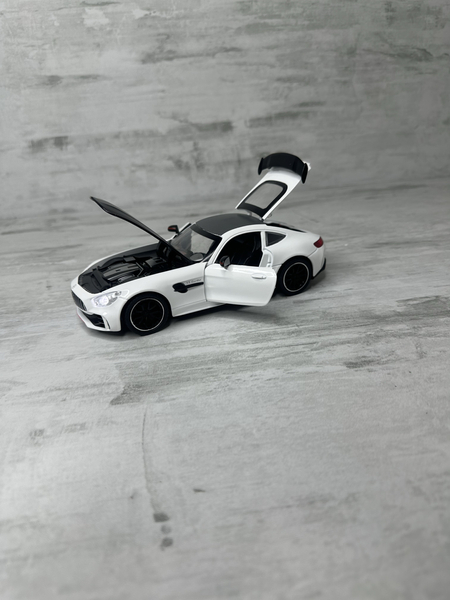 Mercedes-Benz oyinchoq mashina