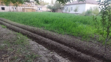 Ер сотилади, yer sotiladi, zudlik bilan! 1 сотиги 3100 $
