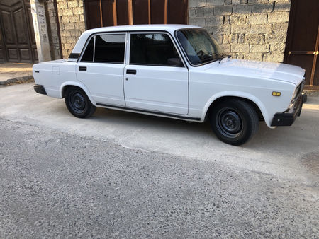 Vaz2107 срочна сотилади