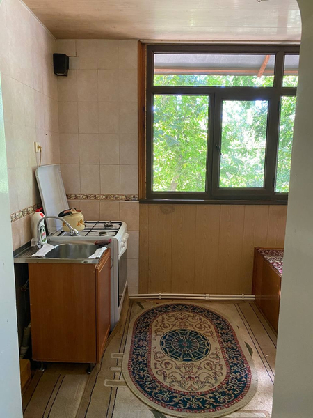 Продается квартира 3 комнатная Базар