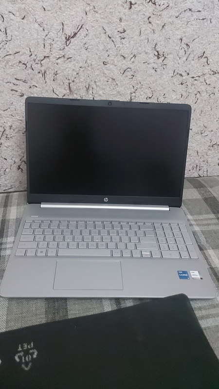 Prodayu HP Laptop 15s-fq5295nia (Noviy)