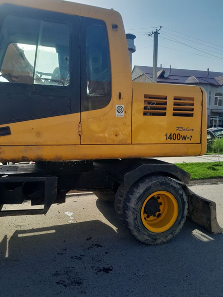 Экскаватор Hyundai 1400W-7