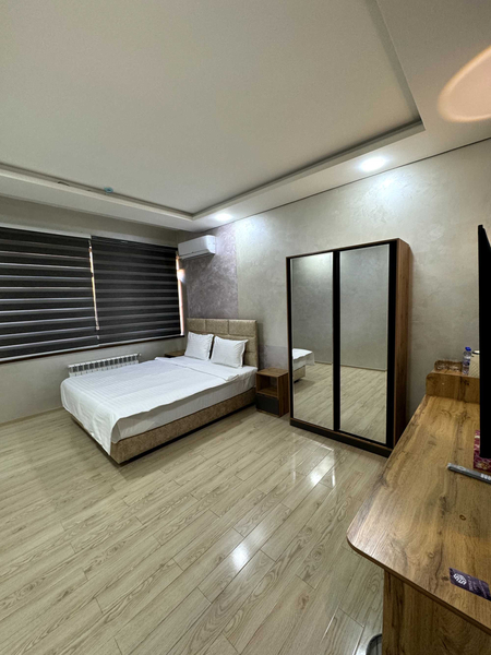 Новая гостиница Triple S Hotel, возле метро.