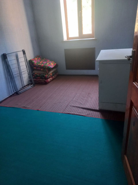 Qizlarga yoki yosh oilaga xona beriladi