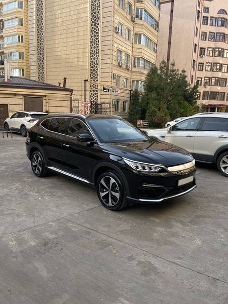 Продаю byd song plus