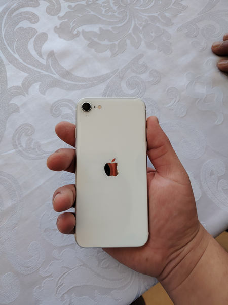 iphone se 2020 aybi yoq