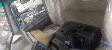 HOWO  V56X 6x4 фургон 270 от кучи  евро 5