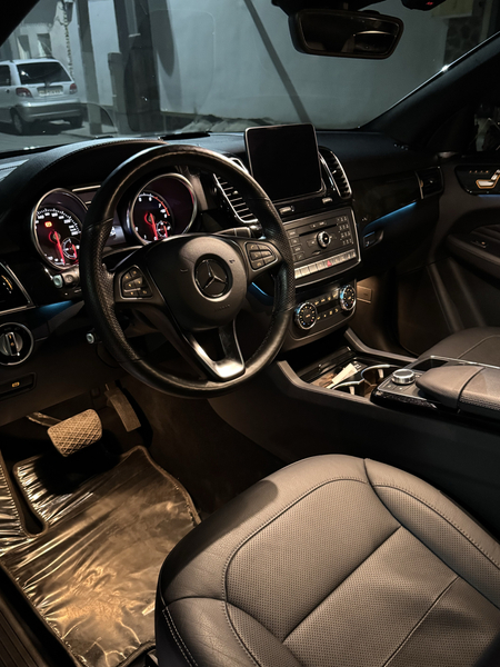 Mercedes Benz GLE400