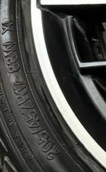 Продам диски с балонами подходит на нексию 3 . Почти с новой резиной