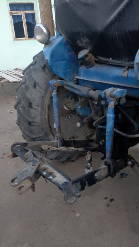 Traktor T28 pritsepi bilan sotiladi