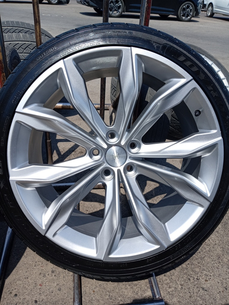 R20 Malibu premier orginal diska