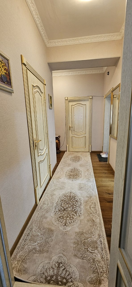 Fargona markziy bank oldida  luks uy sotiladi
