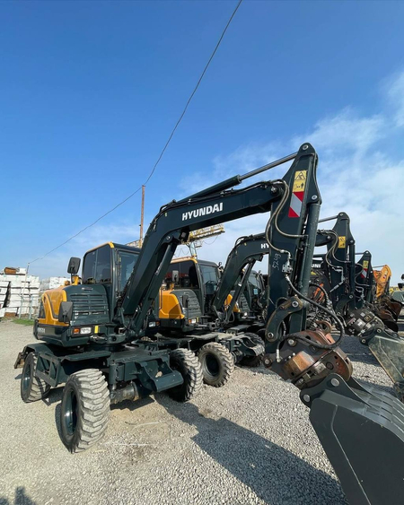 Ekskavator Hyundai HW60A. 2021 sotiladi NAMANGANDA