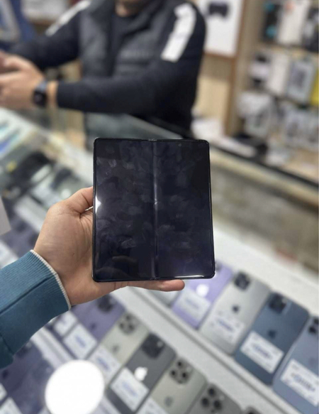 Galaxy Z Fold5 в идеальном состояние