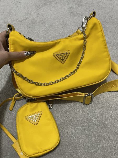 Желая сумка Prada
