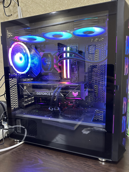 продается новые компьютер от Msi