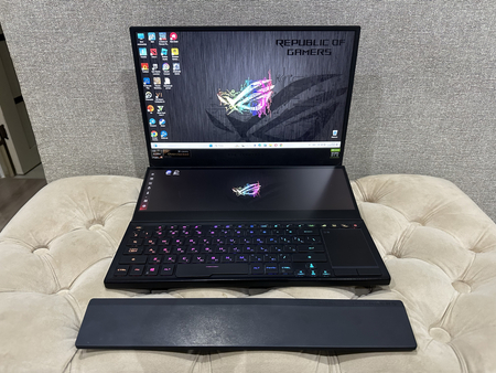 * Asus ROG Zephyrus Duo 15 мощный игровой ноутбук с 2-мя экранами