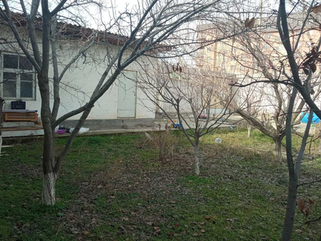 Ер сотилади 6 соток Сурум Пост Сергели ва FOOD CITY оралигида.