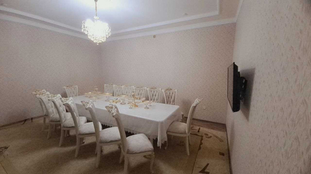 Файзли ховли сотилади.