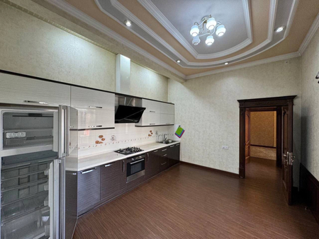 ПродатсяЕвро дом Ор-р: Мевазор махалля 350м2