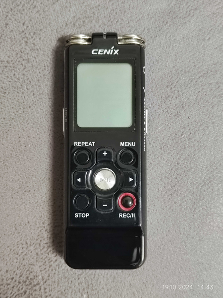 Цифровой диктофон Cenix VR-W1050 б/у.