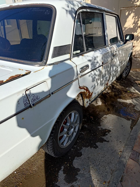 Jiguli vaz 2106 mator 03. Kuzovga qaravorish kerak. jiggdhhd