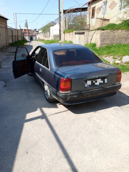 Opel omega sotiladi