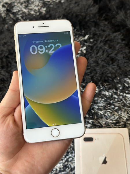 Срочно iphone 8+ сотилади коробка документ 64 гб