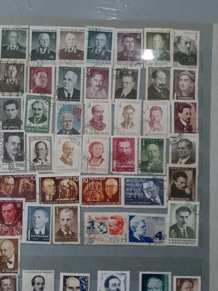 Продаеться Альбом с марками