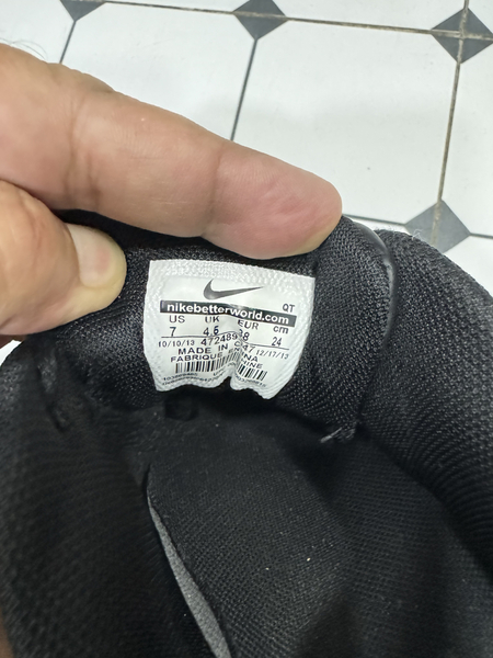Женская кроссовка оригинал NIKE (37,5)