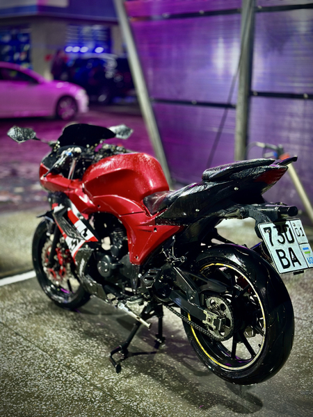 Kawasaki 250 yaxshi holatda
