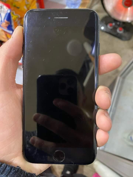 iPhone 7 SROCHNA