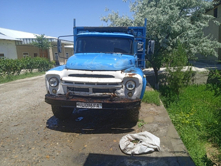 Зил мошина сотувда