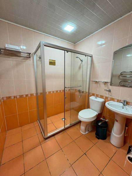 Tayyor biznes va bino sotiladi