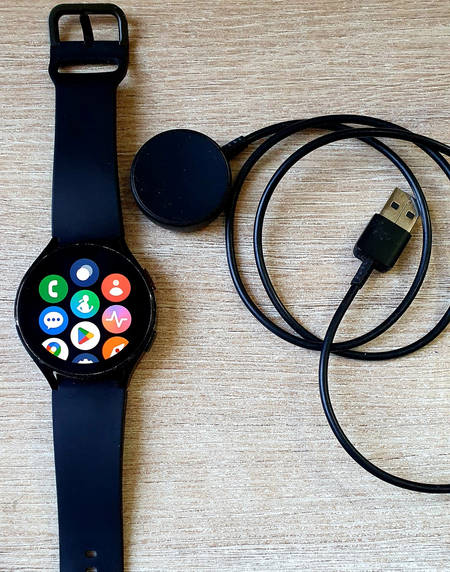 Смарт часы Samsung Galaxy Watch 4 (44 мм) Black
Черный