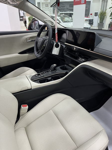 Toyota Crown hybrid / Тойота Краун гибрид