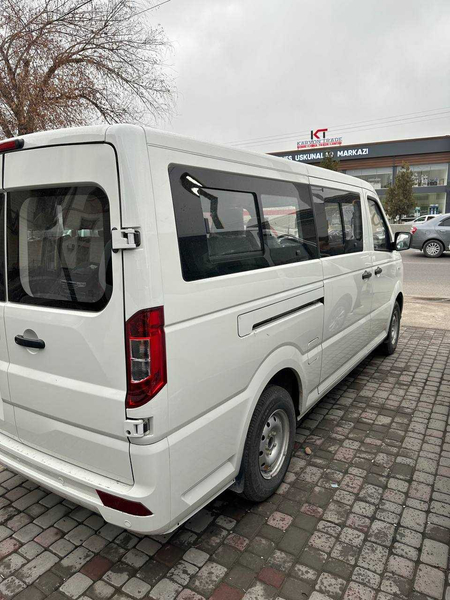 Минивен Dongfeng Yufeng
